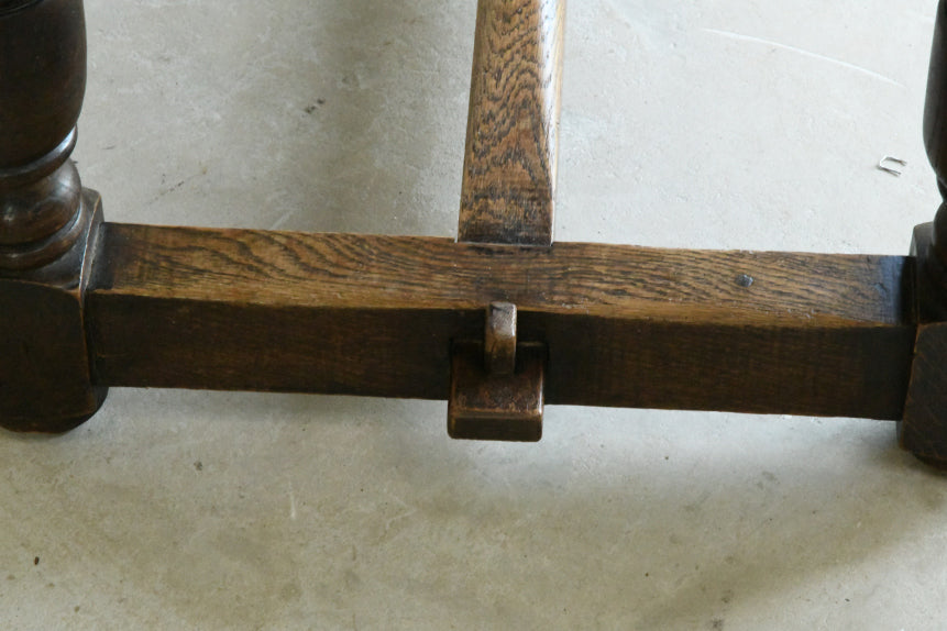 Traditional Style Oak Refectory Table – Kernow Furniture
