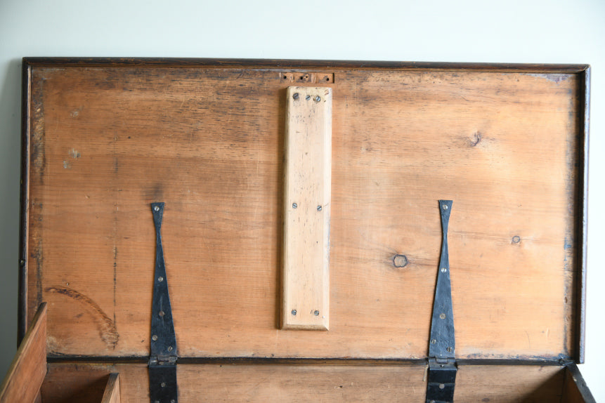 Antique Scumbled Pine Trunk – Kernow Furniture