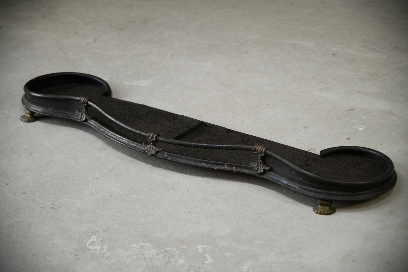 Antique Cast Iron Fire Fender – Kernow Furniture
