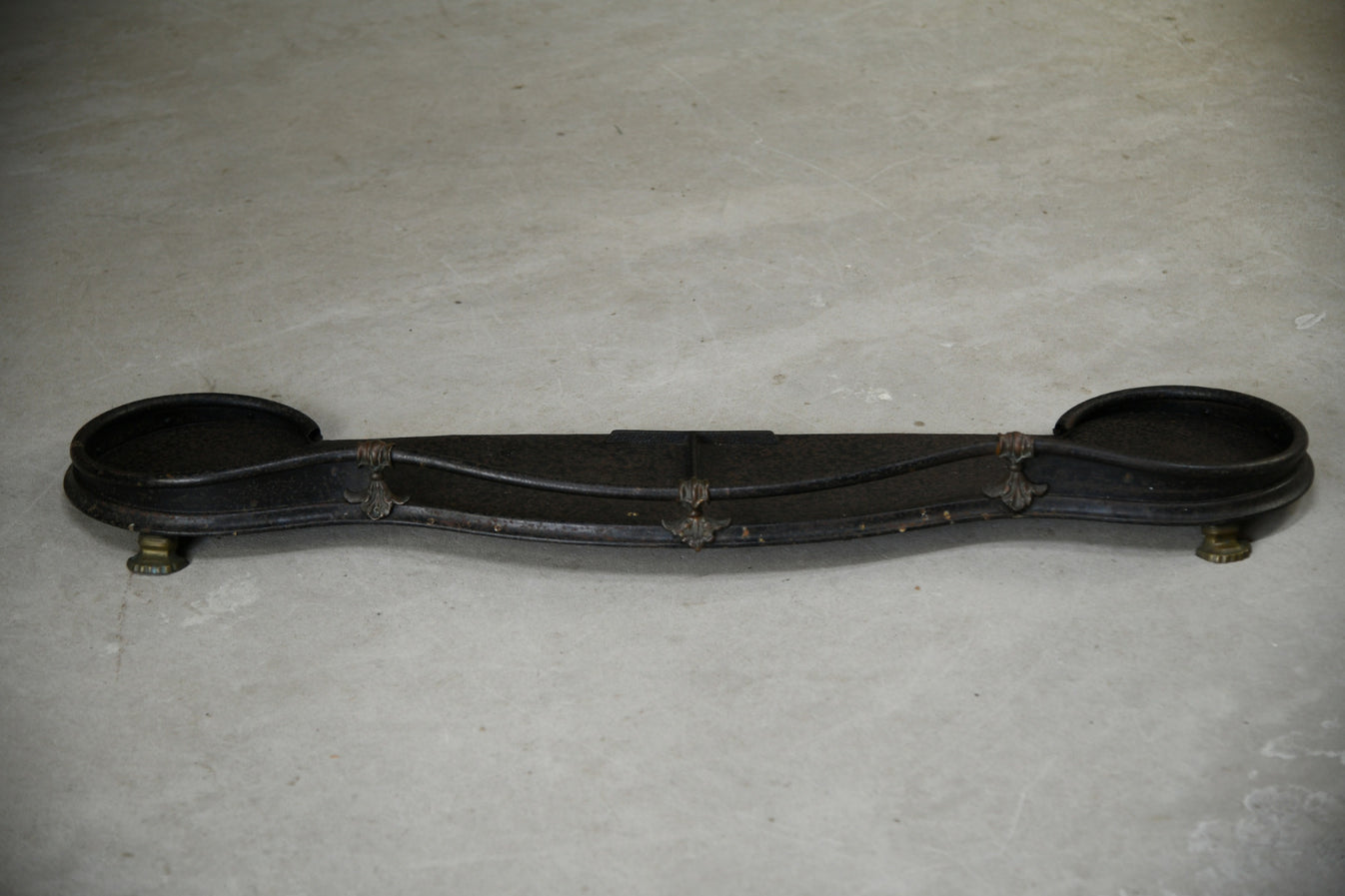 Antique Cast Iron Fire Fender – Kernow Furniture