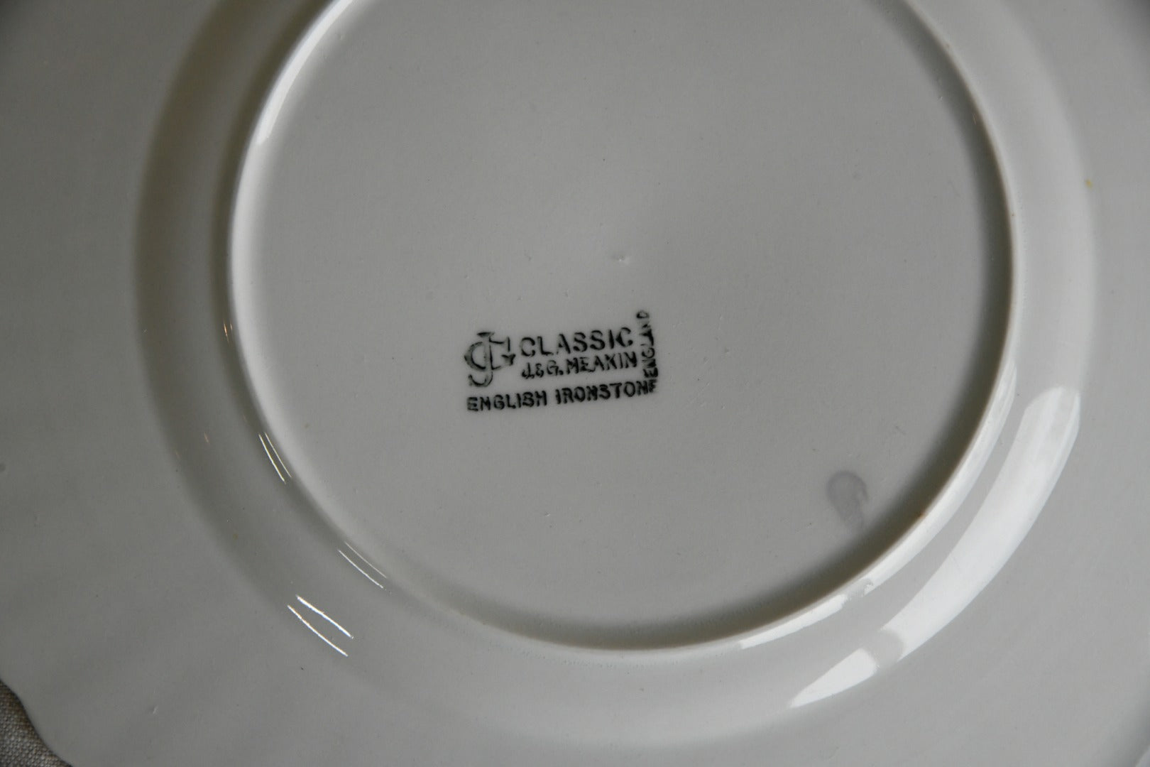 5 J & G Meakin Dinner Plates – Kernow Furniture