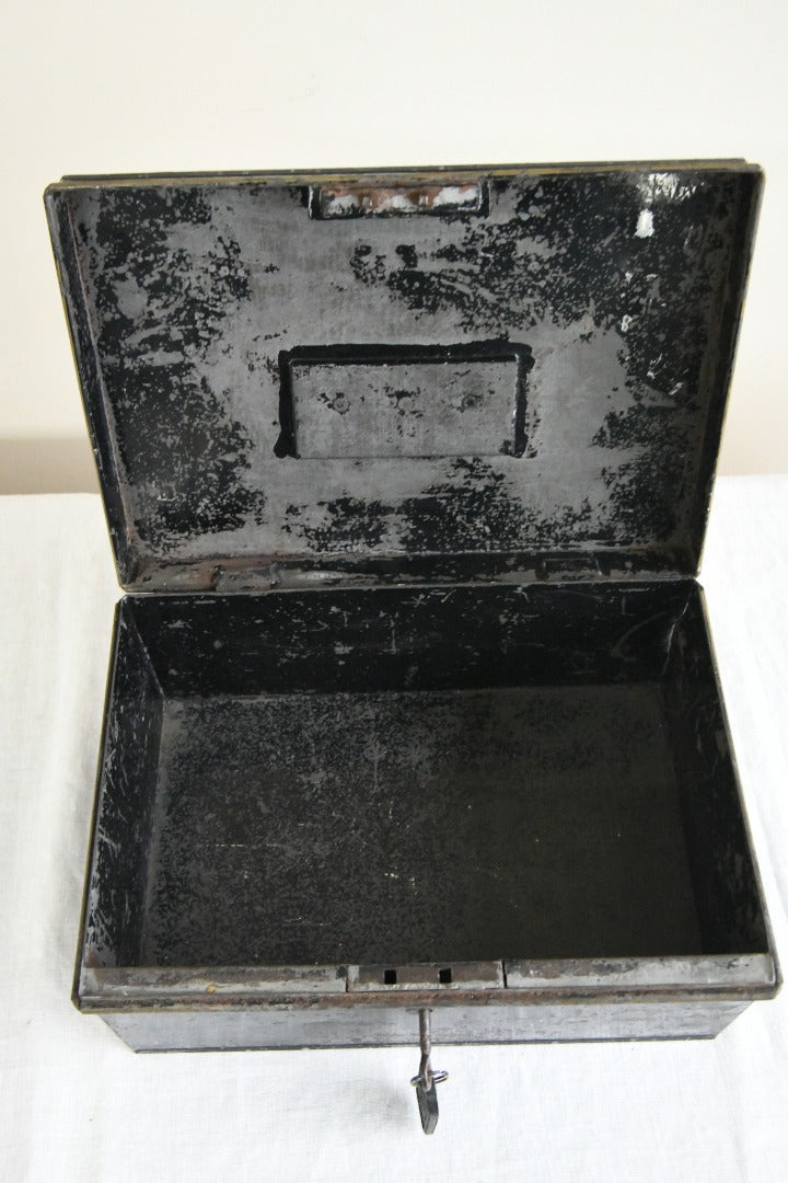 Vintage Black Metal Box – Kernow Furniture