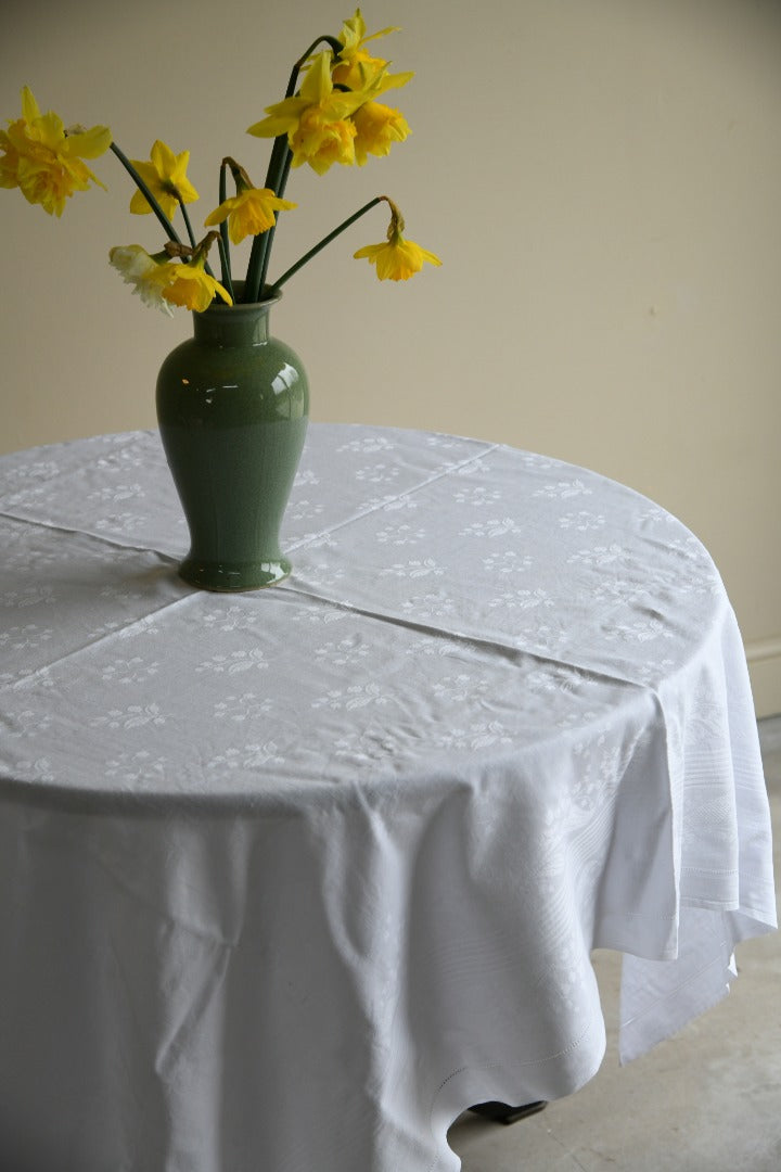 Good Quality Damask Tablecloth – Kernow Furniture