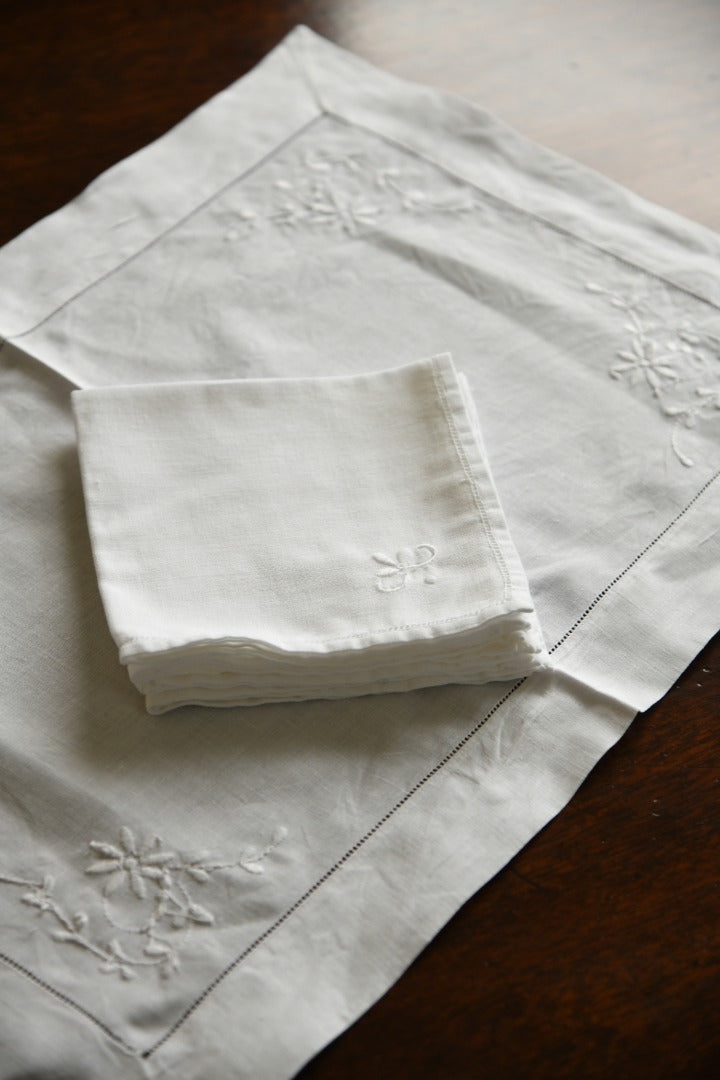 Linen Tray Cloth & 4 Napkins – Kernow Furniture