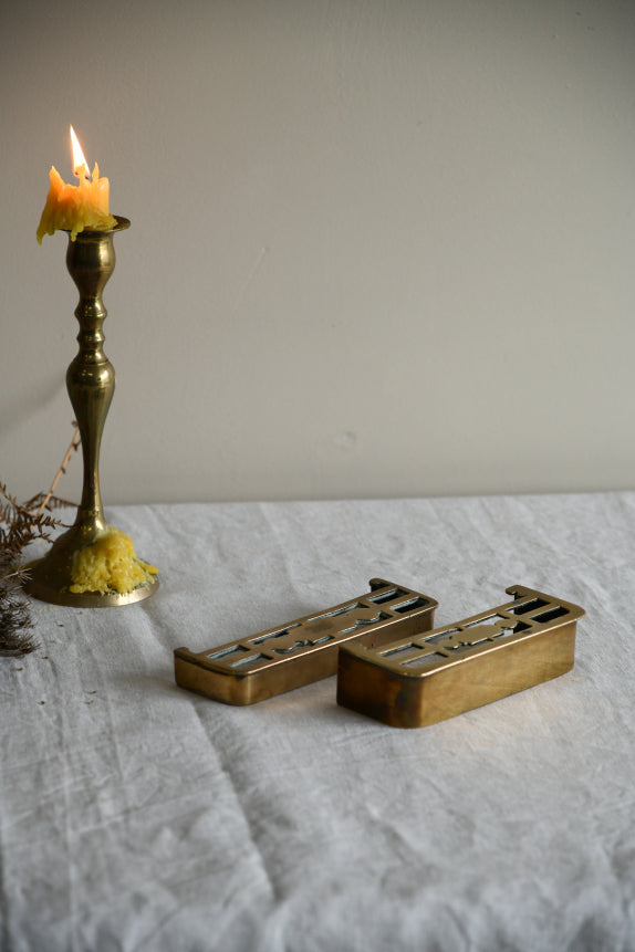 Pair Antique Brass Fender Trivet – Kernow Furniture