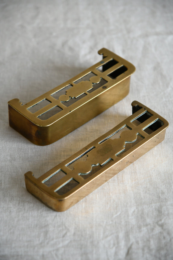 Pair Antique Brass Fender Trivet – Kernow Furniture