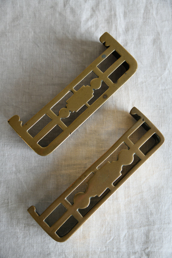 Pair Antique Brass Fender Trivet – Kernow Furniture