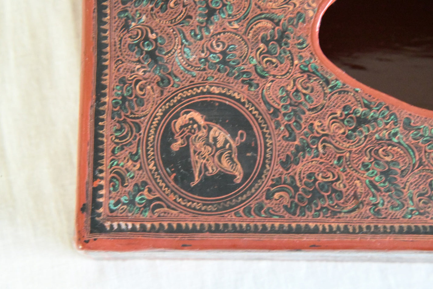 Vintage Lacquer Work Tissue Box Cover – Kernow Furniture