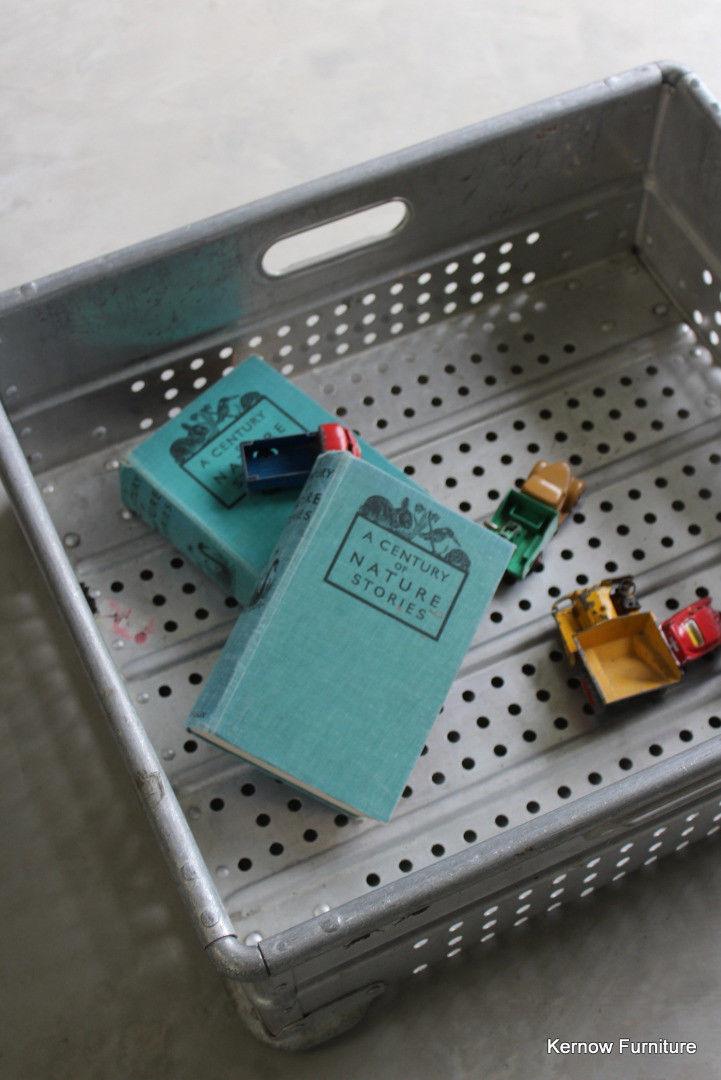 Aluminium Industrial Stacking Tray – Kernow Furniture