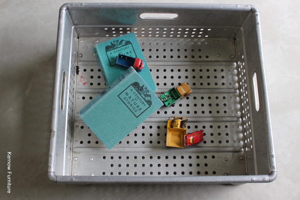 Aluminium Industrial Stacking Tray – Kernow Furniture