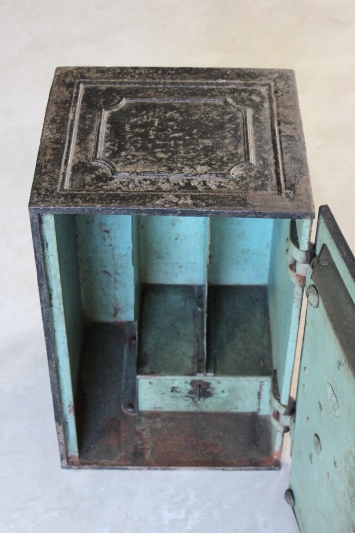 J Jones Antique Cast Iron Safe – Kernow Furniture