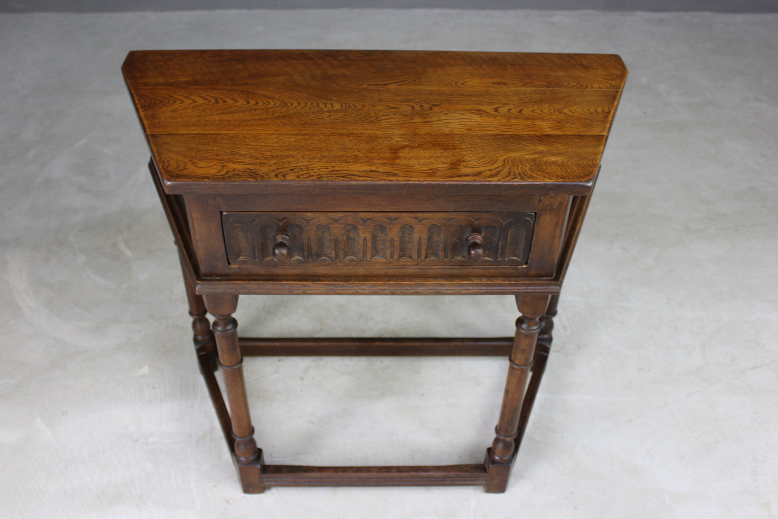 Bevan Funnell Reprodux Oak Table – Kernow Furniture