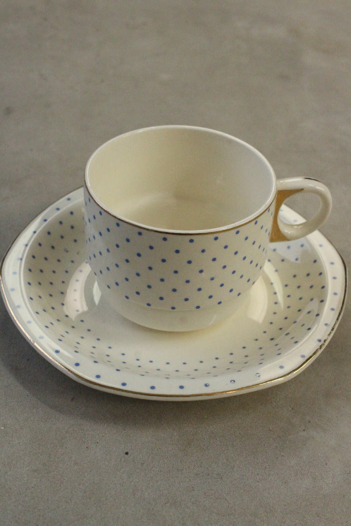 Brexton Blue & White Spotty Cups & Saucers – Kernow Furniture