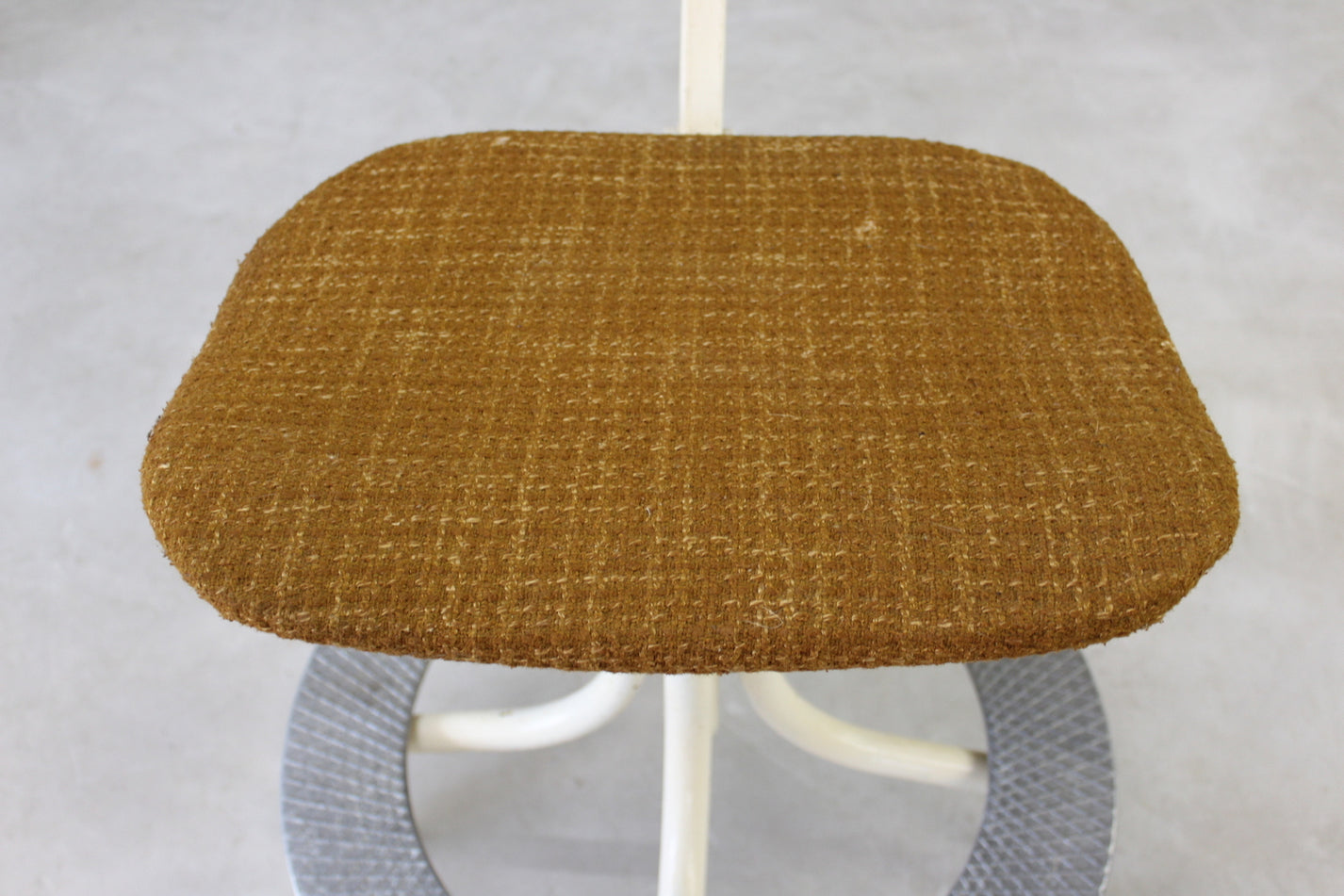 Retro Tansad Machinist Swivel Chair – Kernow Furniture