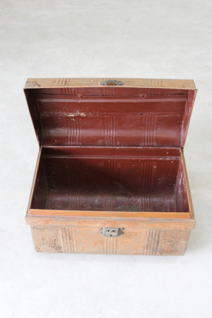 Vintage Metal Tin Trunk – Kernow Furniture