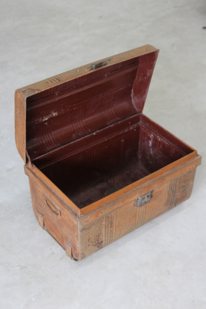 Vintage Metal Tin Trunk – Kernow Furniture