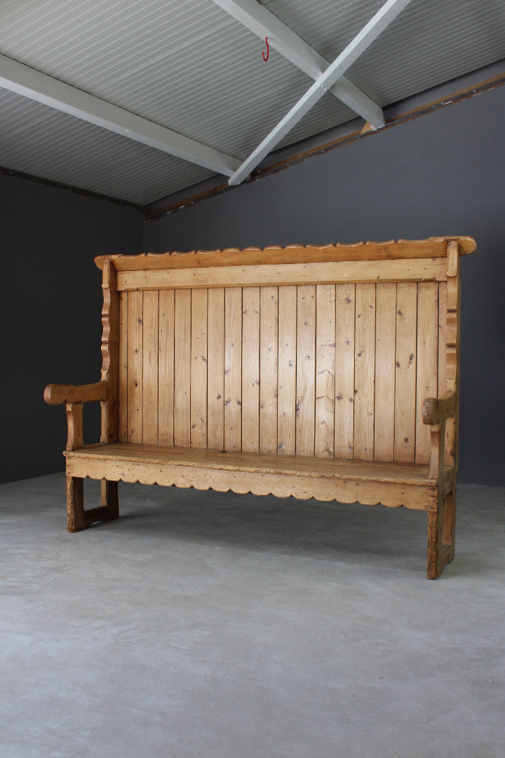 Antique Rustic Pine Settle – Kernow Furniture
