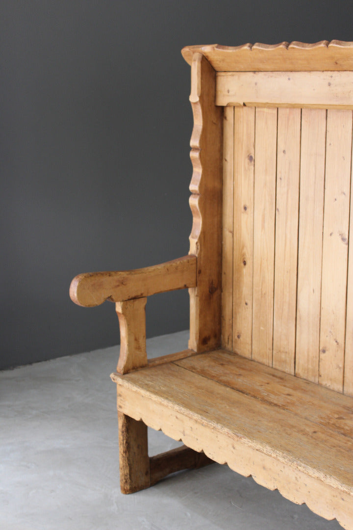 Antique Rustic Pine Settle – Kernow Furniture