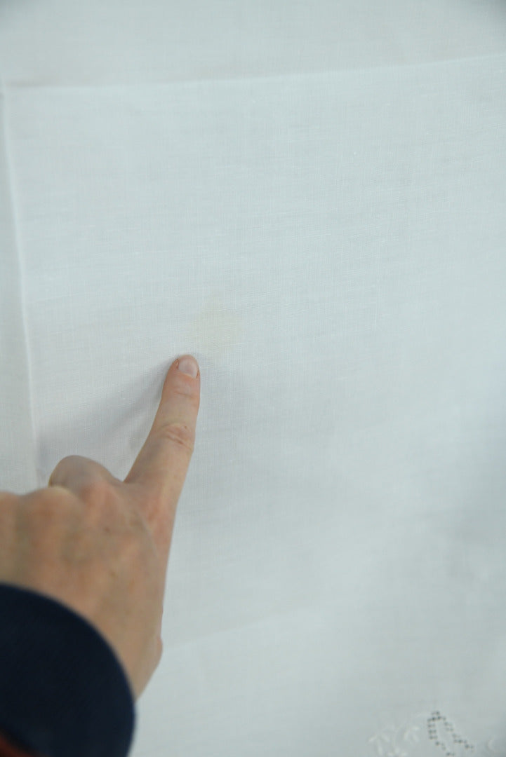 Stunning Vintage White Linen Tablecloth – Kernow Furniture