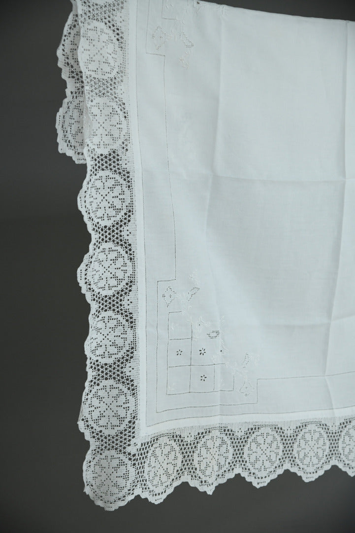 Stunning Vintage White Linen Tablecloth – Kernow Furniture