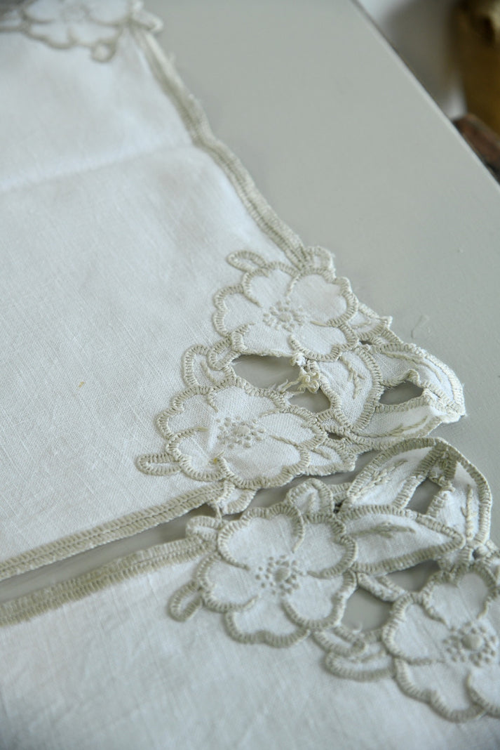 2 Floral Cut Work Table Mats – Kernow Furniture