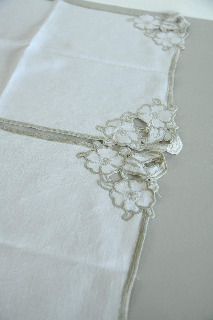 2 Floral Cut Work Table Mats – Kernow Furniture