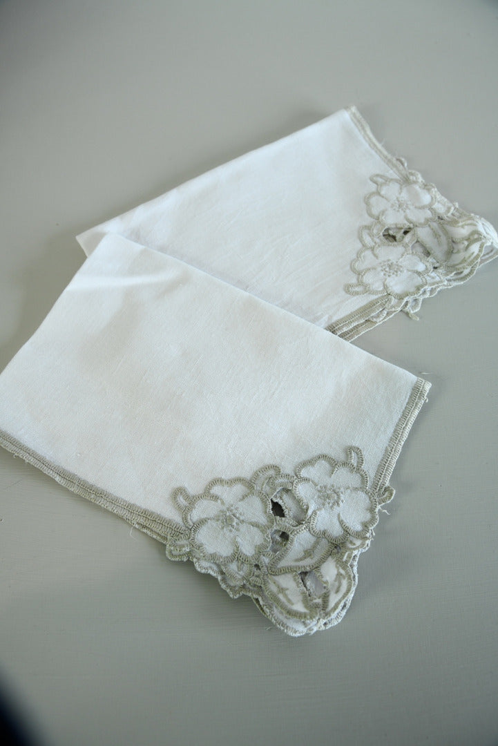 2 Floral Cut Work Table Mats – Kernow Furniture