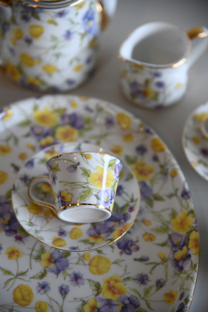 Regal Porcelain Miniature Tea Set – Kernow Furniture