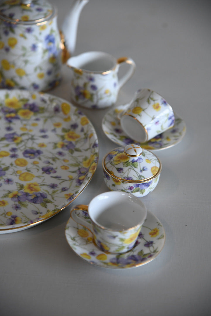 Regal Porcelain Miniature Tea Set – Kernow Furniture