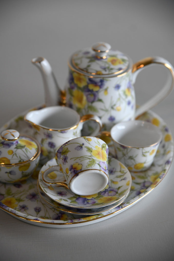 Regal Porcelain Miniature Tea Set – Kernow Furniture